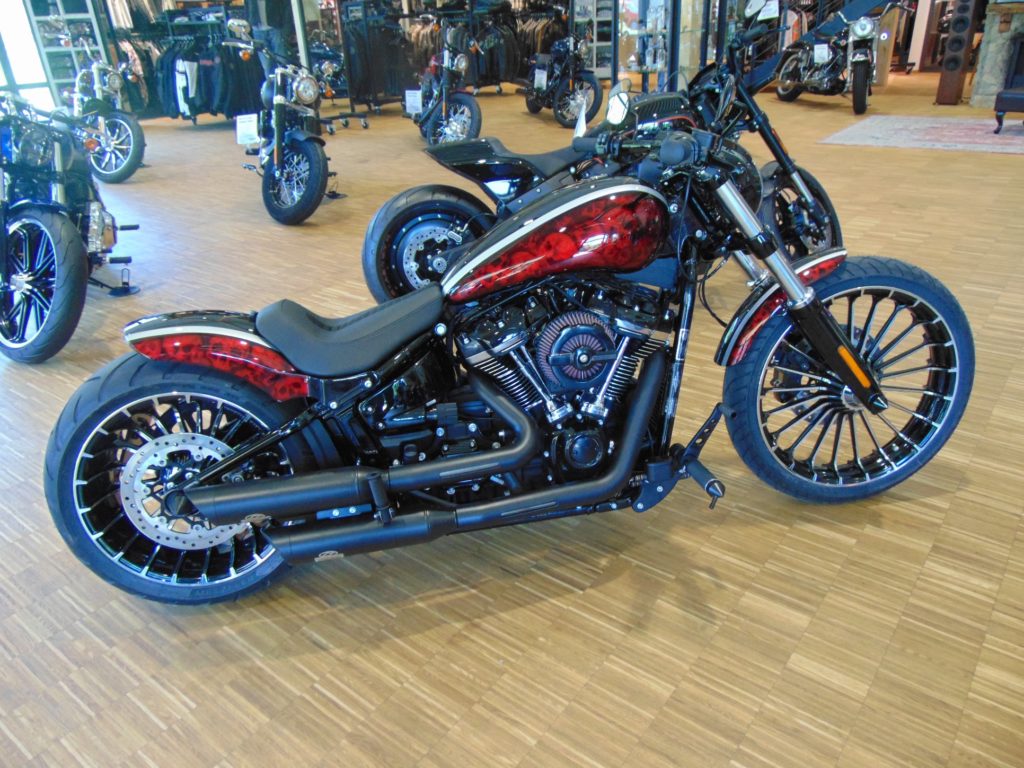 Harley Davidson Breakout Custom-Paintjob - Rat-Pack-Custom